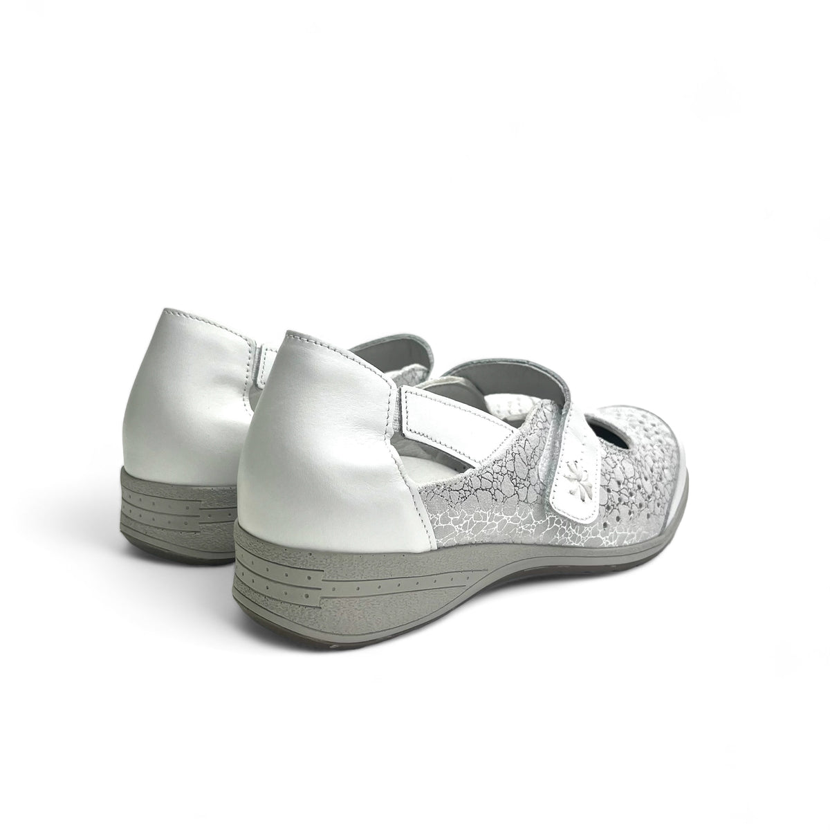 Suave Mary Jane Silver – Pat Lane Shoes